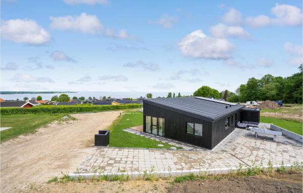 Gorgeous Home In Sjølund With Kitchen - Kolding