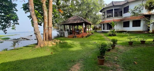 Lovedale Lakeside Homestay - Kerala