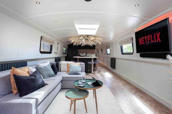 The Vätten Hüs Luxury Boat - Altrincham