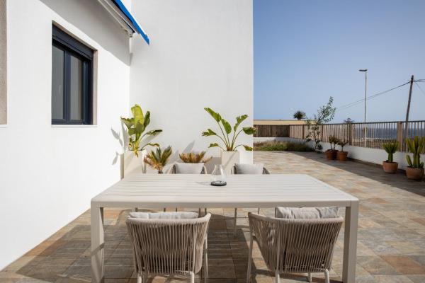 3-bedroom Villa With Seaviews - El Médano