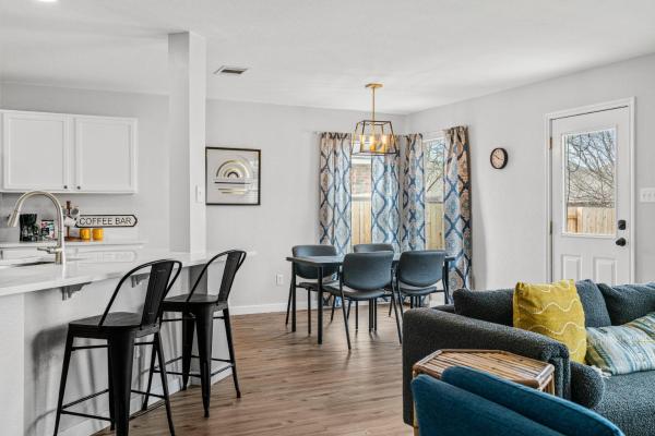 Modern, Family Friendly Home W Garage, Huge Yard! - Leander, TX