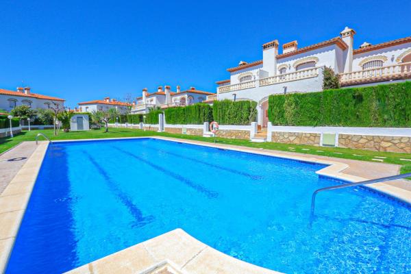 Litoral Costa Dorada - El Bosque Only Families - Miami Playa