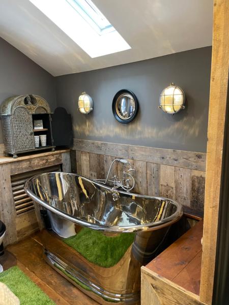 The Cocktail Lounge At Cheshire Boutique Bathhouse - Nantwich