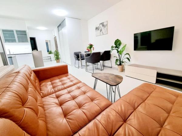 Florian Garden Apartment With Private Parking - Košice