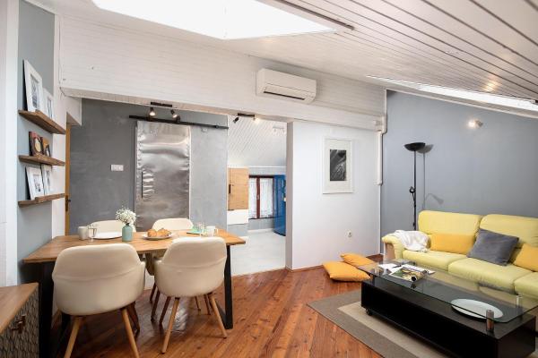 Relaxed Attic In The Old Town - Banjole