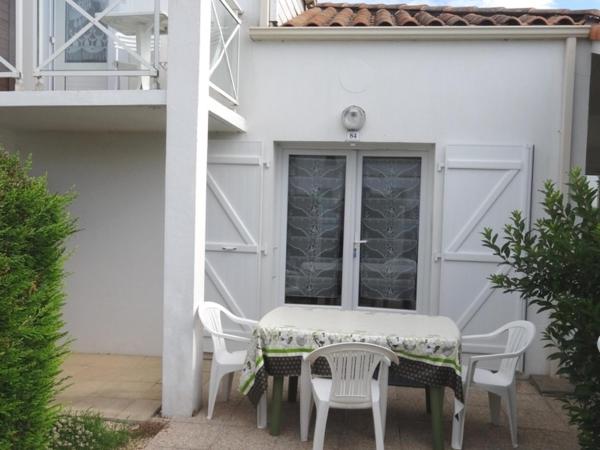 Maisonnette Avec Piscine Pour 5 Pers, Animaux Admis - Fr-1-476-28 - Île de Ré