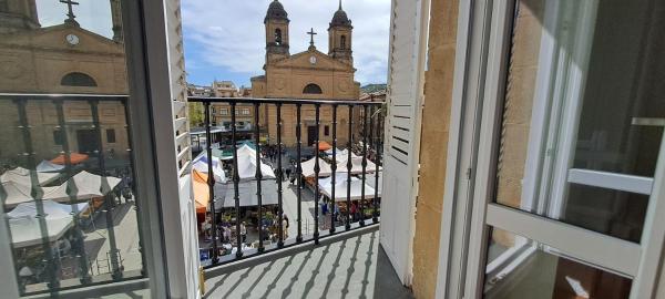 Erdizka, Céntrico Apartamento Turístico Con La Mejor Vista Plaza De Los Fueros - Estella
