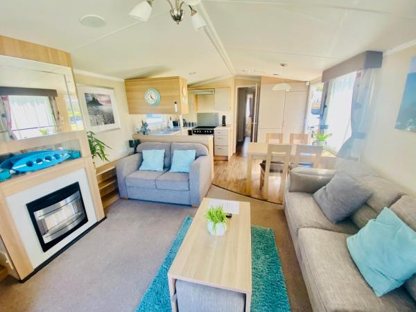 B47 Caravan Seven Bays - Constantine Bay