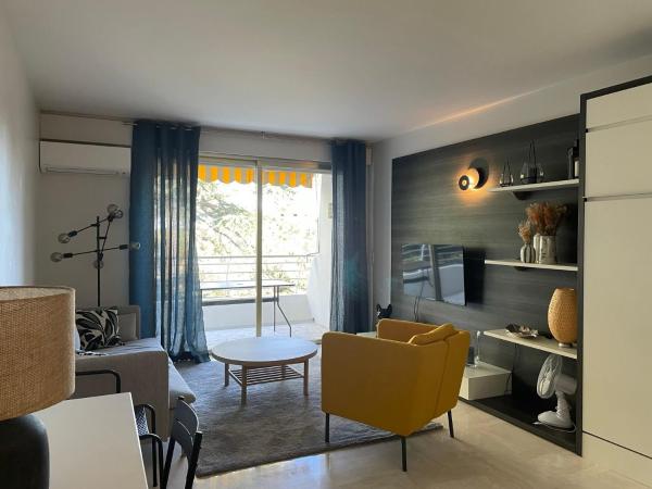 C012-appartement Confortable Avec Piscine, Tennis Et Grand Parc - Théoule-sur-Mer