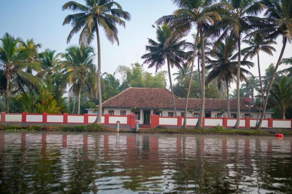 Kuttanad Kayak Club By Lexstays - Thiruvalla