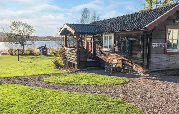 Beautiful Home In Botolfsbo With Sauna - Falun