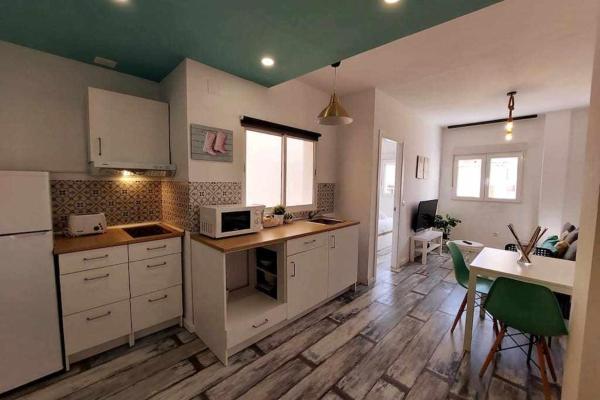 Apt 5 - Apartamento En La Playa De El Palo - Málaga