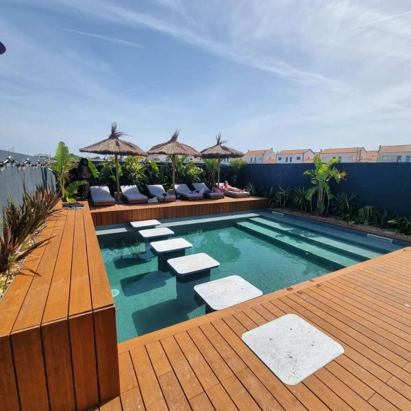 The Salty Pelican Yoga & Surf Retreat - Peniche