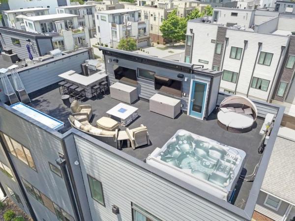 City Views - Walking Distance To Panthers Stadium - Charlotte, NC