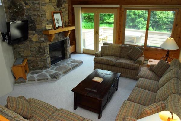 Seven Springs Sunridge 2 Bedroom Standard Condo, Ski-in Out! Condo - Seven Springs, PA