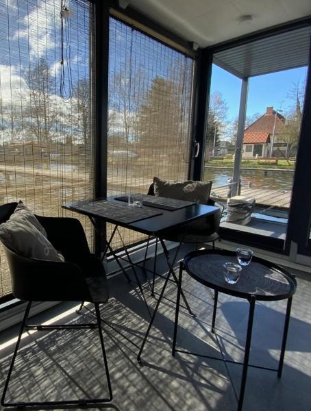 Unique Water Stay Tiny Hausboot Für 2 Personen - Zehdenick