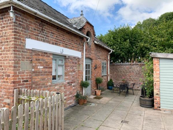 The Little Coach House In Wales - Kerry