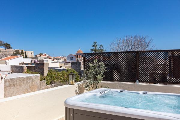 The Old Town Gem - Grecia