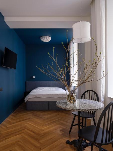 Miro Rooms Skolas - Quiet Chic, Free Parking, Self Check-in - Riga