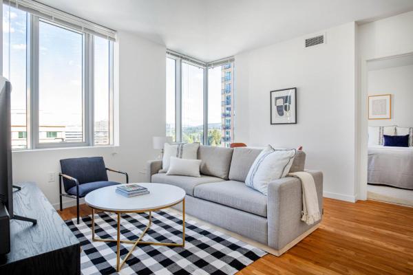 Downtown Bellevue 2br W Gym Wd Nr Shops Sea-115 - Seattle, WA