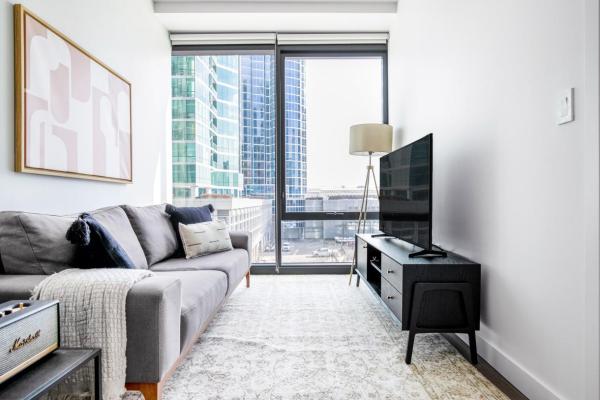 S Loop 1br W Pool Lounge Nr Cta Trains Chi-353 - Chicago, IL