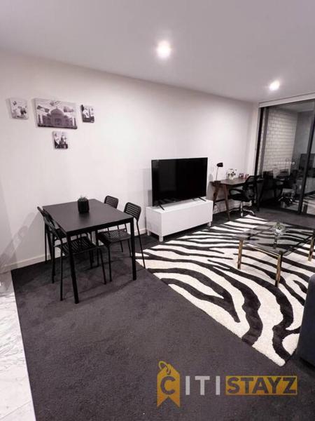 Black & White Delight - 2bd 2bth Apt - Braddon - National Folk Festival, Gungahlin