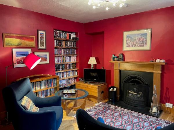 One Bed Cosy Highland Cottage Near Beauly - Loch Ness