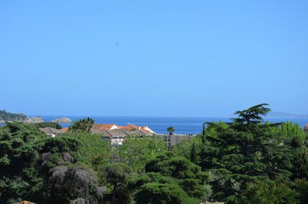 Vue Mer- Beau Studio - Terrasse Abritee - Wi-fi - Climatisation - Parking Gratuit-classé 3 éToiles - Plage de Pramousquier