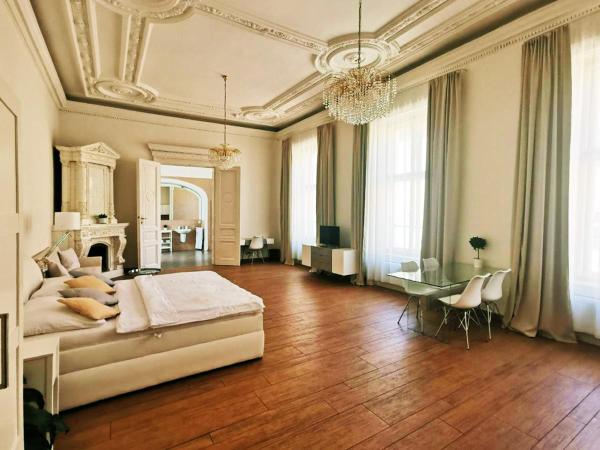 Luxury Design City Centre Apartment - Brno