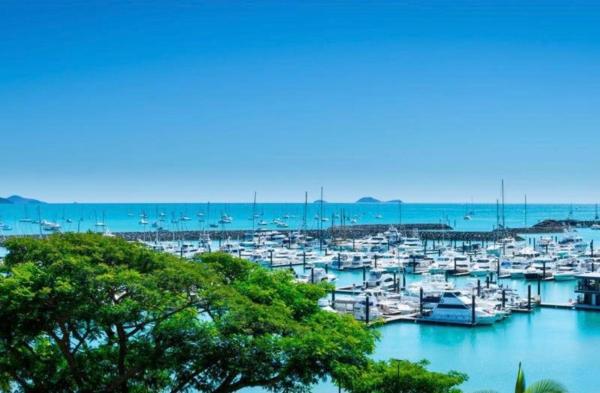 Shingley Poolside Retreat - Airlie Beach