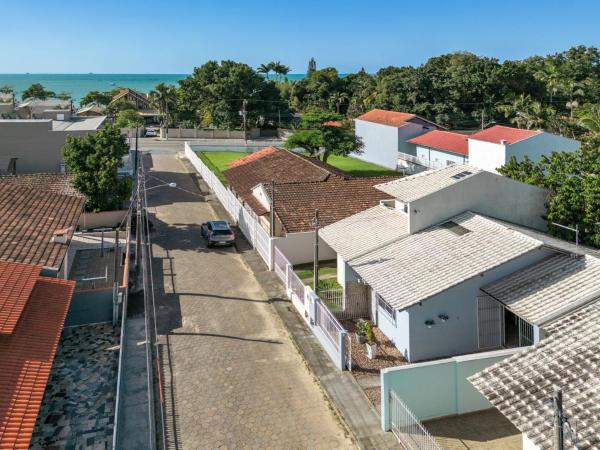 Linda Casa A 150m Da Praia E Prox Ao Beto Carrero - Penha