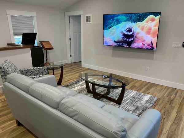 Modern 2br 2ba With King Bed-fast Wi-fi 75 Inch Oled Tv - Wilmington, NC