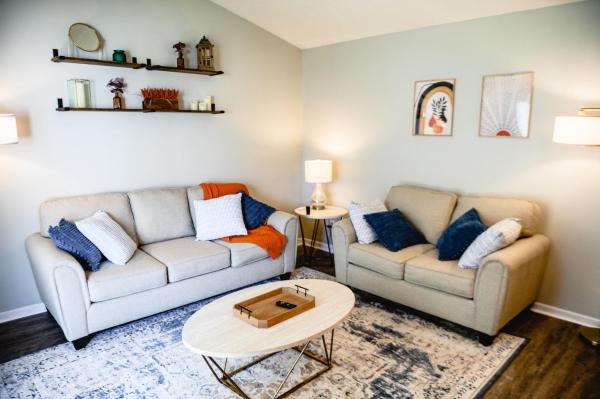 Urban Cottage: Homey & Convenient - Huntington