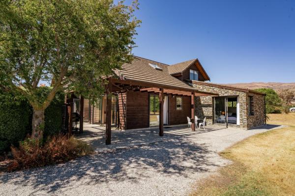 Heritage Villa 10 - Wanaka Holiday Home - Wanaka