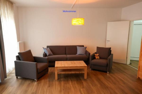 Freundliche Wohnung Mit Parkplatz Und Terrasse - Neubrandenburg