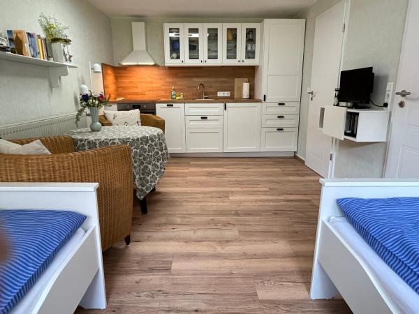 Sonnige Souterrain-ferienwohnung - Sassnitz