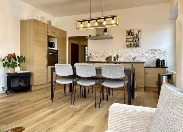 Chaleureux Appartement Entre Lac Et Montagne - Bernex
