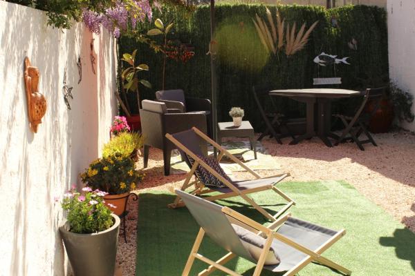 Studio Avec Jardin Et Parking Privés - Le Lavandou