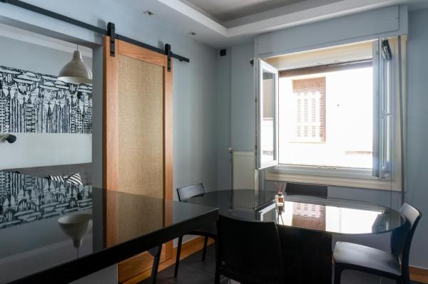 The Burton Luxury 1br In Plaka, Athens - Athens