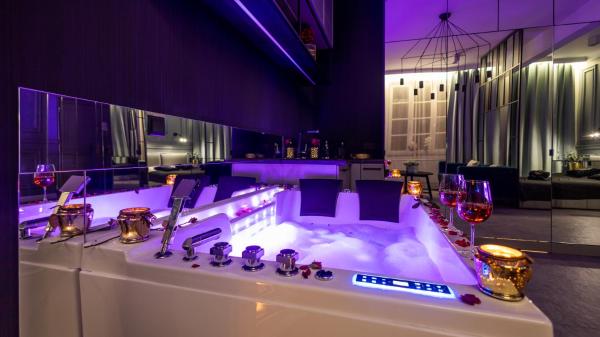 Glamour Jacuzzi Apartment - Krakow