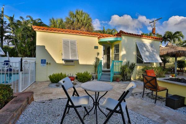 1 - Island Paradise Cottages - Sweet Jasmine - Madeira Beach, FL