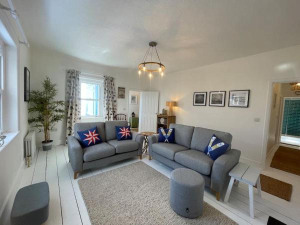Top Deck - Fresh, Stylish Seaside Apartment - Shanklin