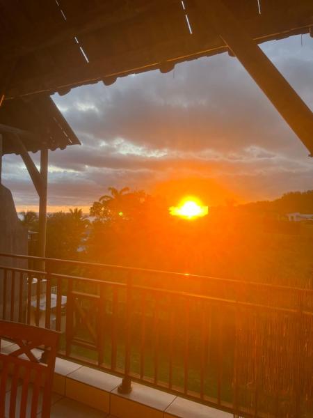 Les  Chandels Appartement Avec Terrasse Vue Mer - La Réunion