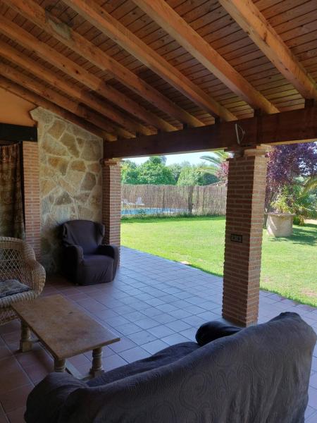 Higueras Y Olivos - Madrigal de la Vera