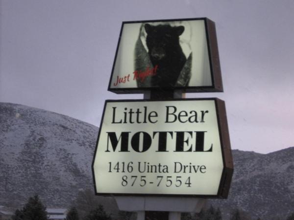 Little Bear Motel - Green River, WY
