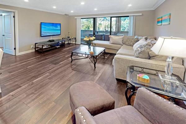 Harbor Towers Renovated 2nd Floor Suite - Siesta Key, FL