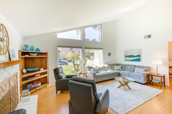 Lakefront Grover Beach Home About Walk To Ocean! - Grover Beach, CA