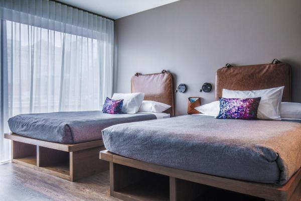 Moxy Chicago Downtown - Evanston, IL