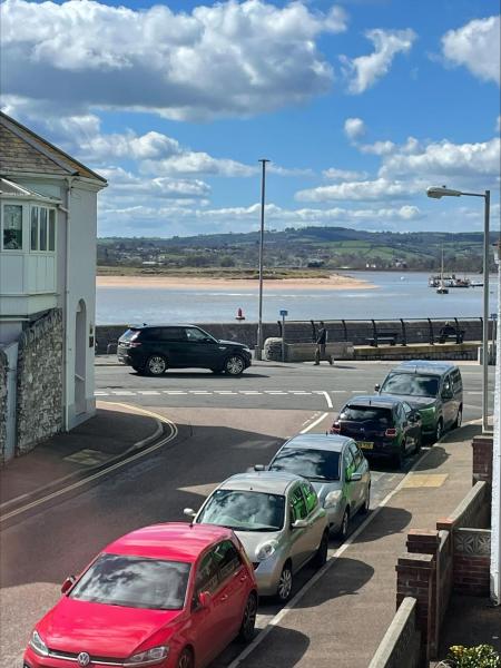 Seaview Apartment With Parking - Topsham
