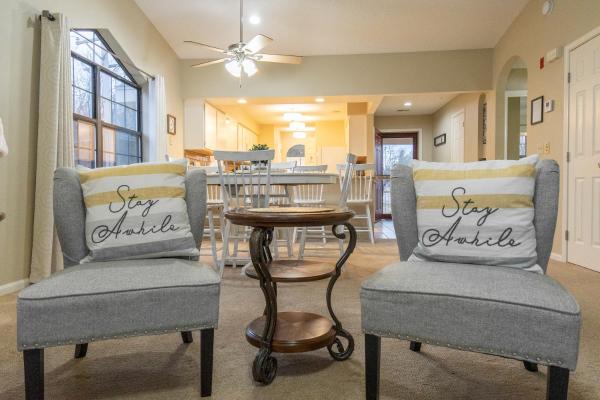 2br Penthouse Condo - 2 Pools - Close To The Strip - Stairs Required - Free Tickets Included - Fhc-24 - Branson, MO